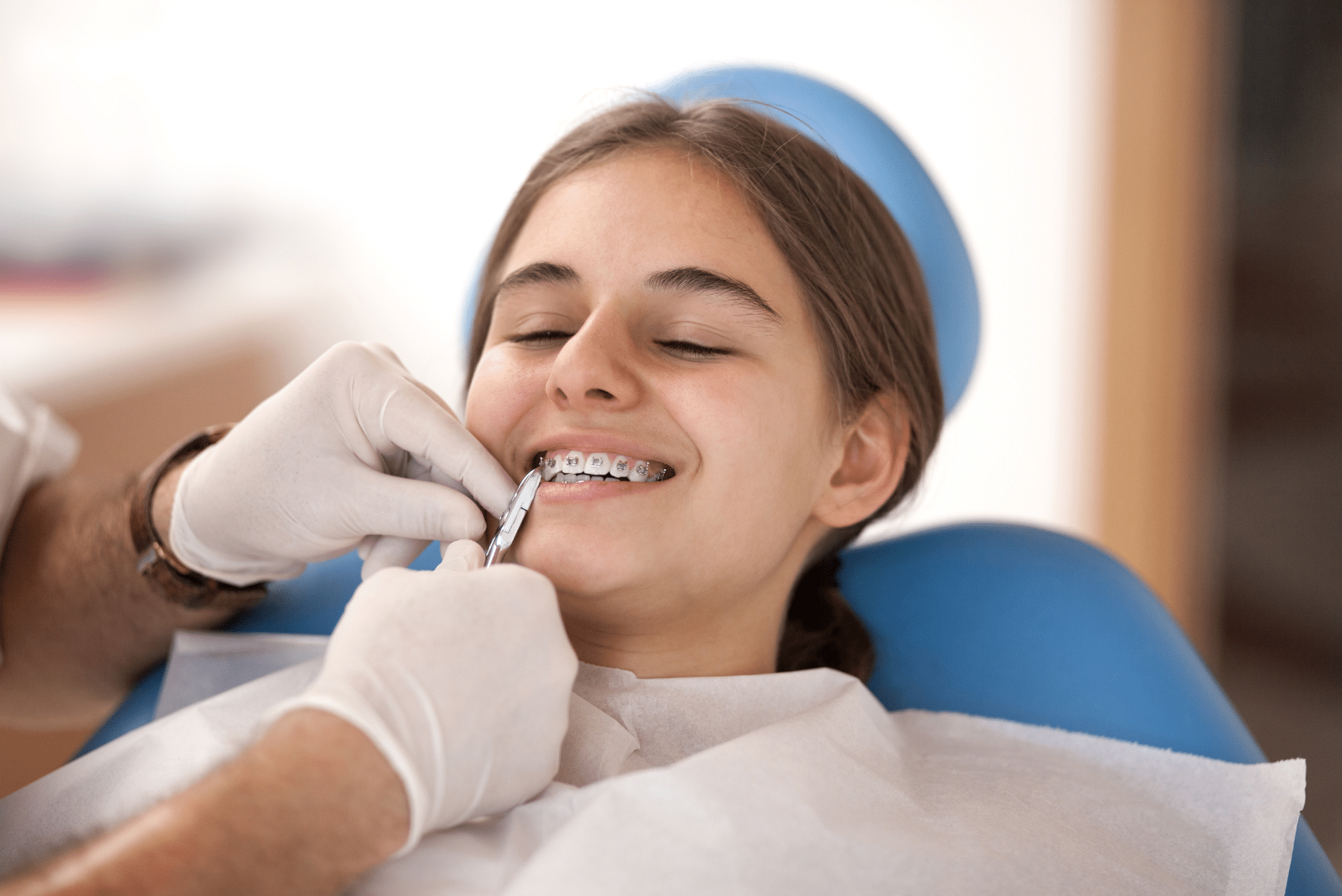 Brackets de Zafiro: Sonrisa Perfecta sin Sacrificar Estilo